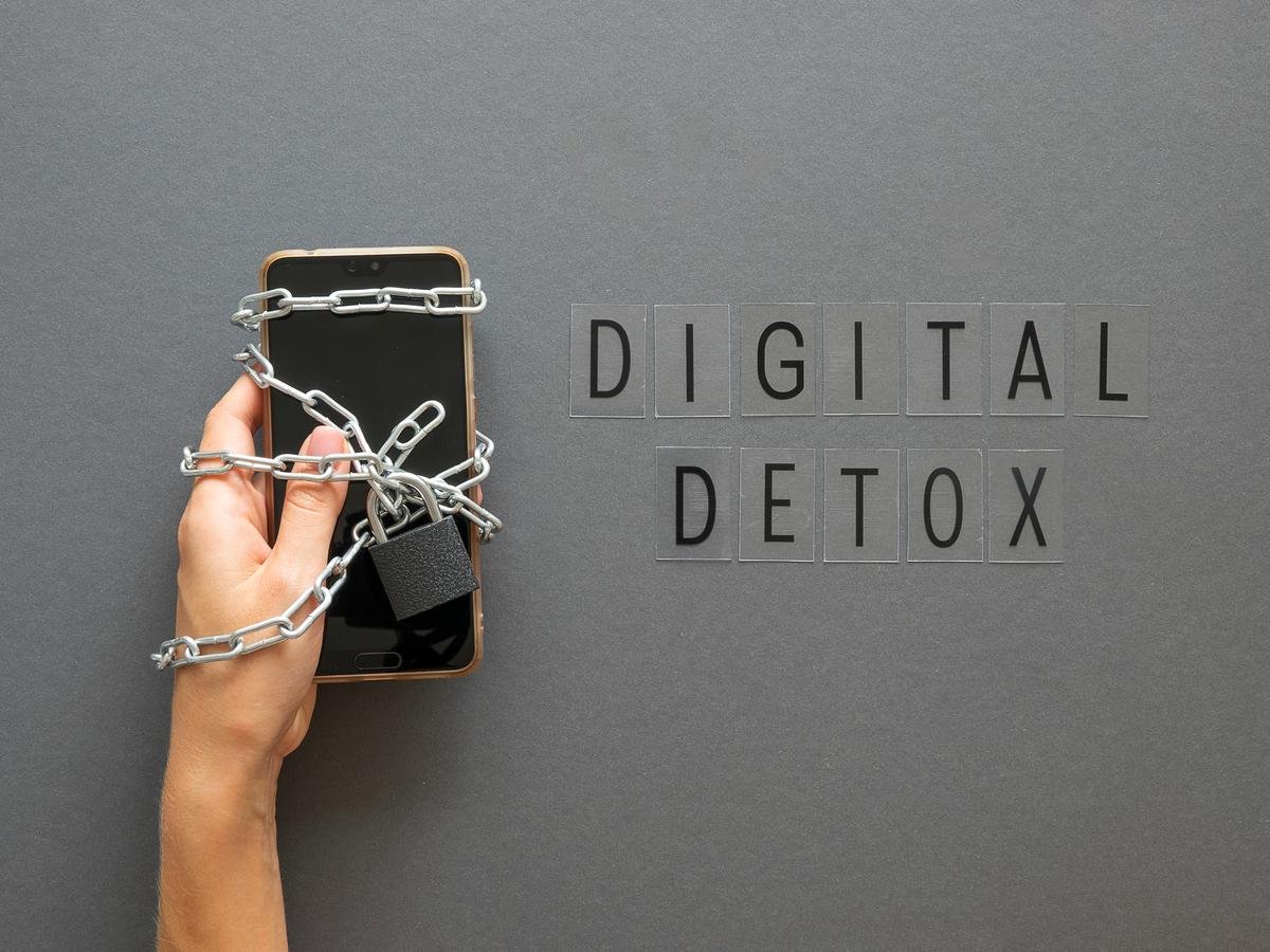 Digital Detox: Overcoming Smartphone Addiction - Willing Ways